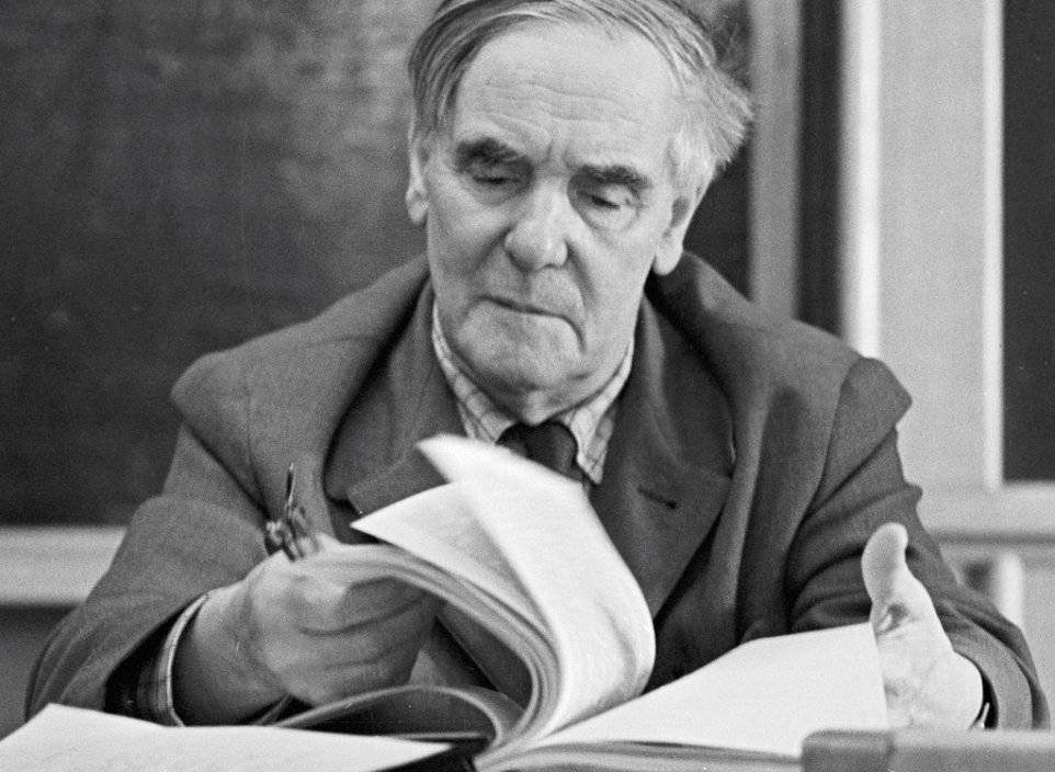 Biography of Famous Physicists Pyotr Kapitsa - The Engineers Blog